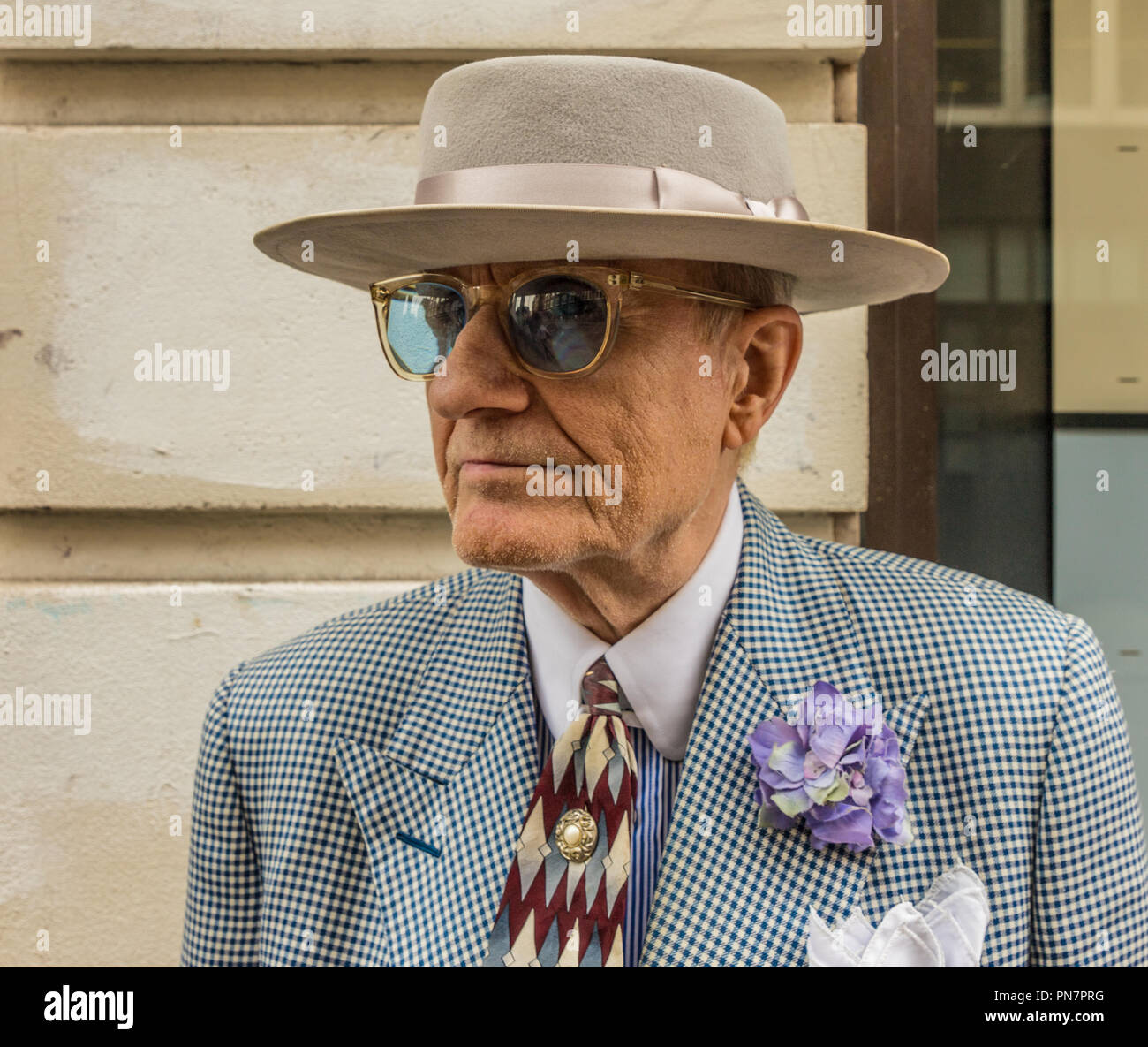 English gentleman hi-res stock photography and images - Alamy
