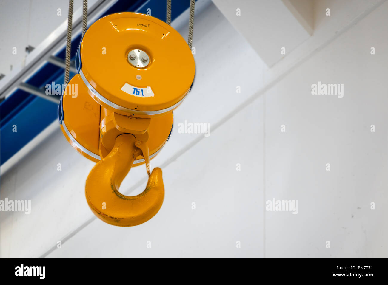 Rope hoist hi-res stock photography and images - Alamy