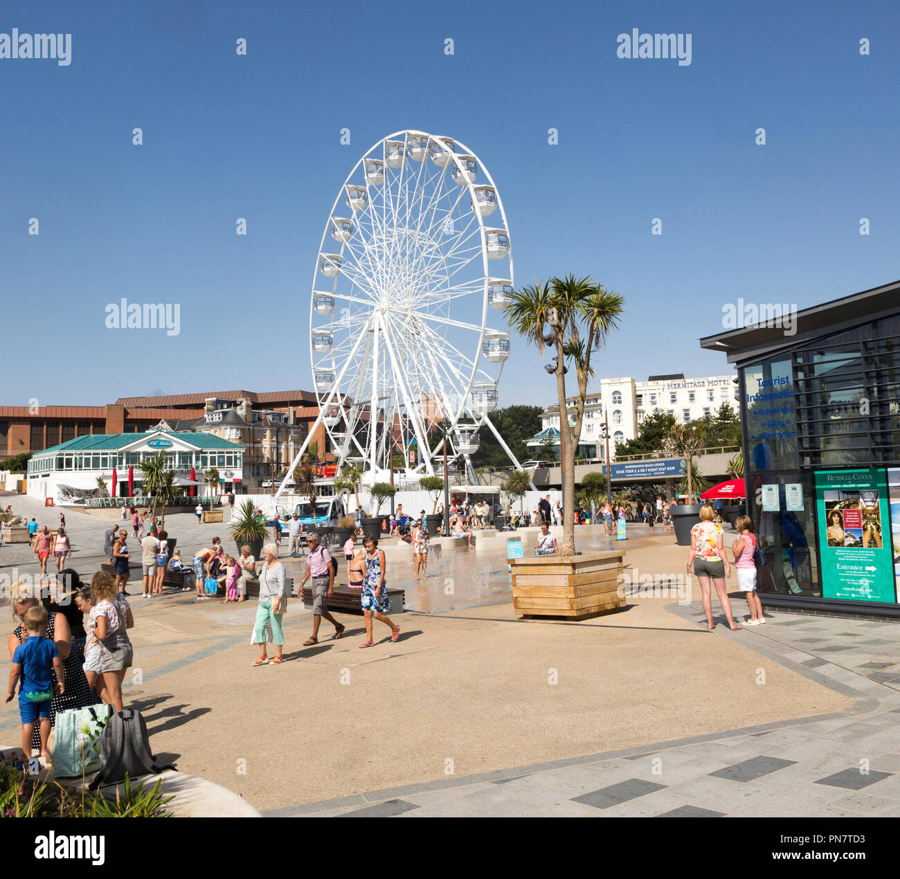 Big Wheel ferris wheel water fountain spray, Pier Approach, Bournemouth ...
