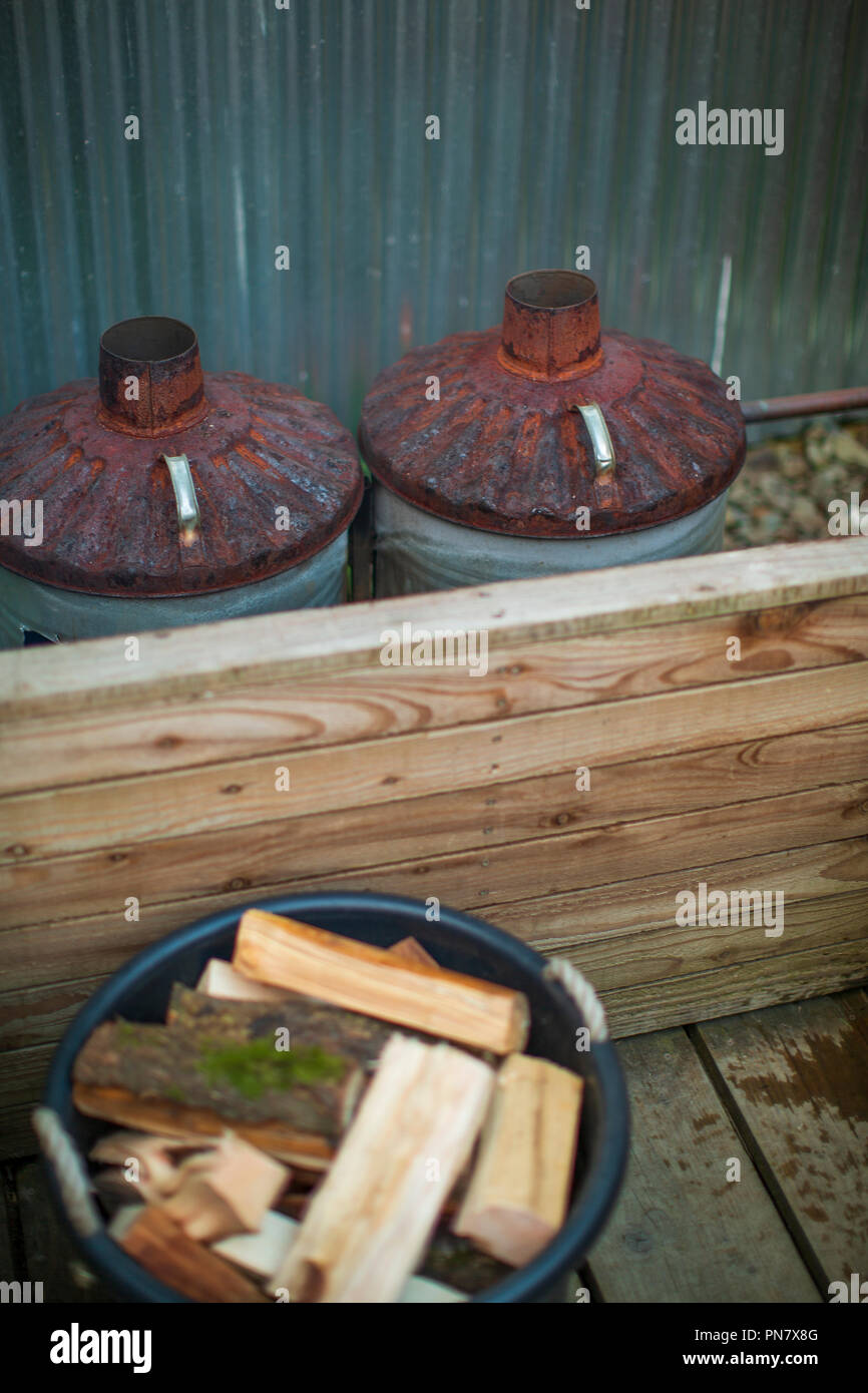Whole logs hi-res stock photography and images - Alamy