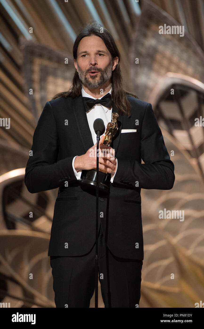Linus Sandgren accepts the Oscar® for Achievement in cinematography ...