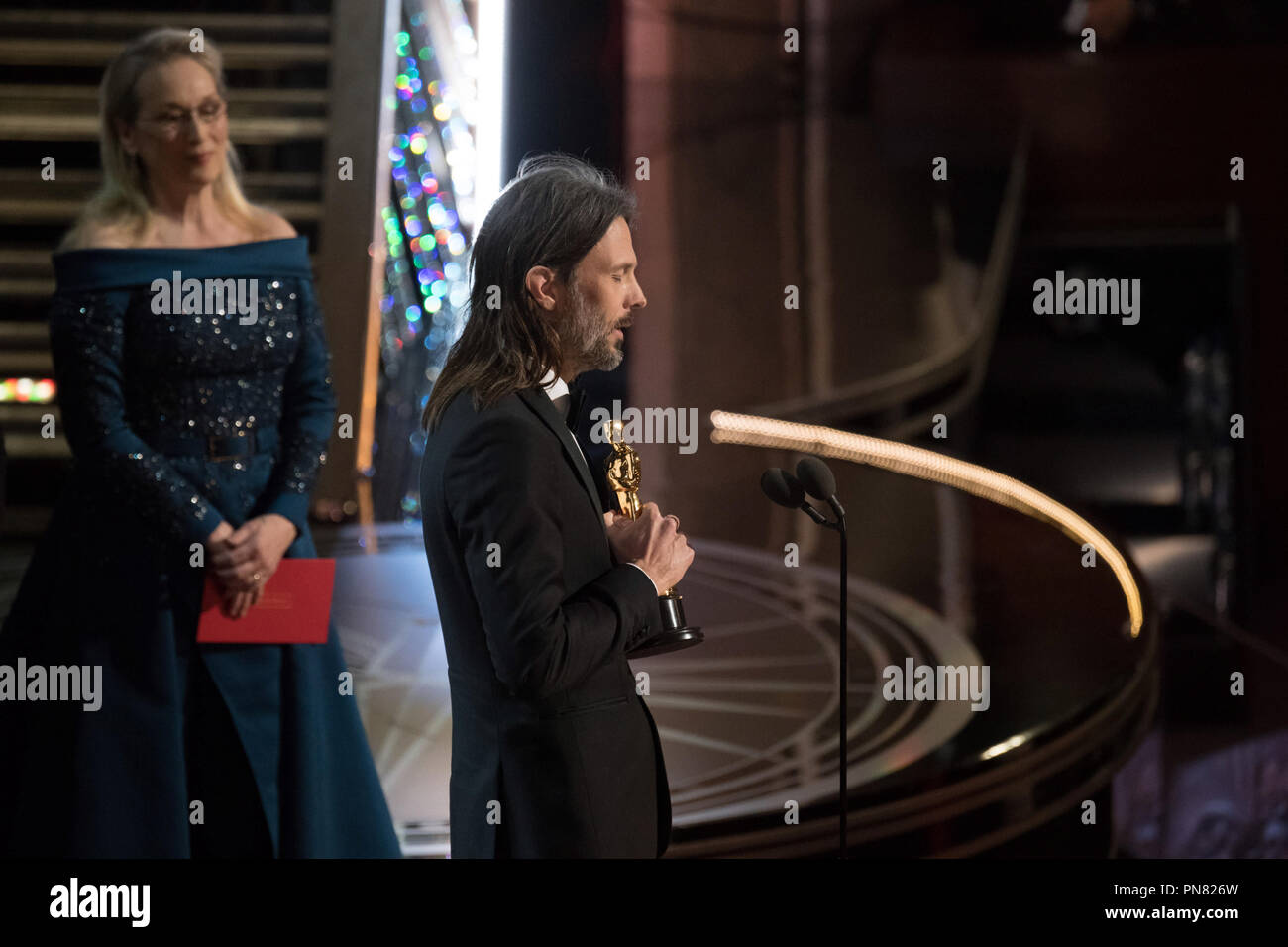 Linus Sandgren accepts the Oscar® for Achievement in cinematography ...