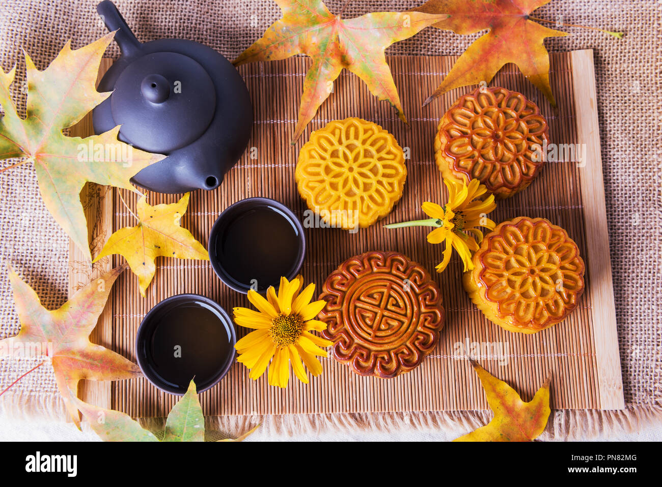 Mooncake and tea,Chinese mid autumn festival food Stock Photo - Alamy