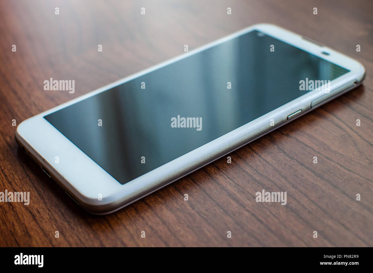 Silver mobile phone close up hi-res stock photography and images - Alamy