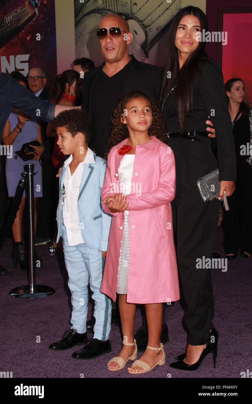 Vincent Sinclair, Vin Diesel, Paloma Jimenez, Hania Riley Sinclair 04 ...