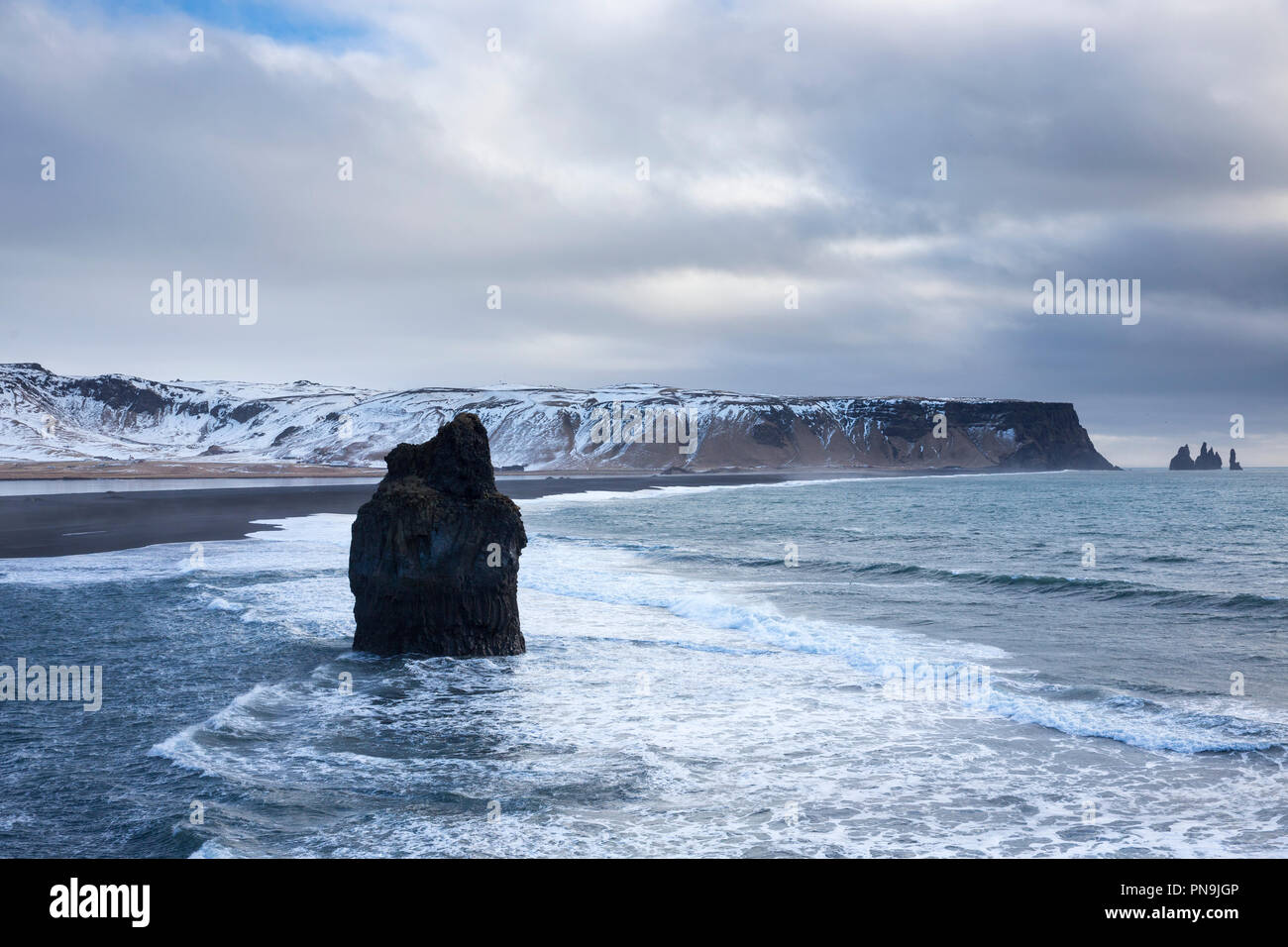 Icelandic sea stacks hi-res stock photography and images - Alamy