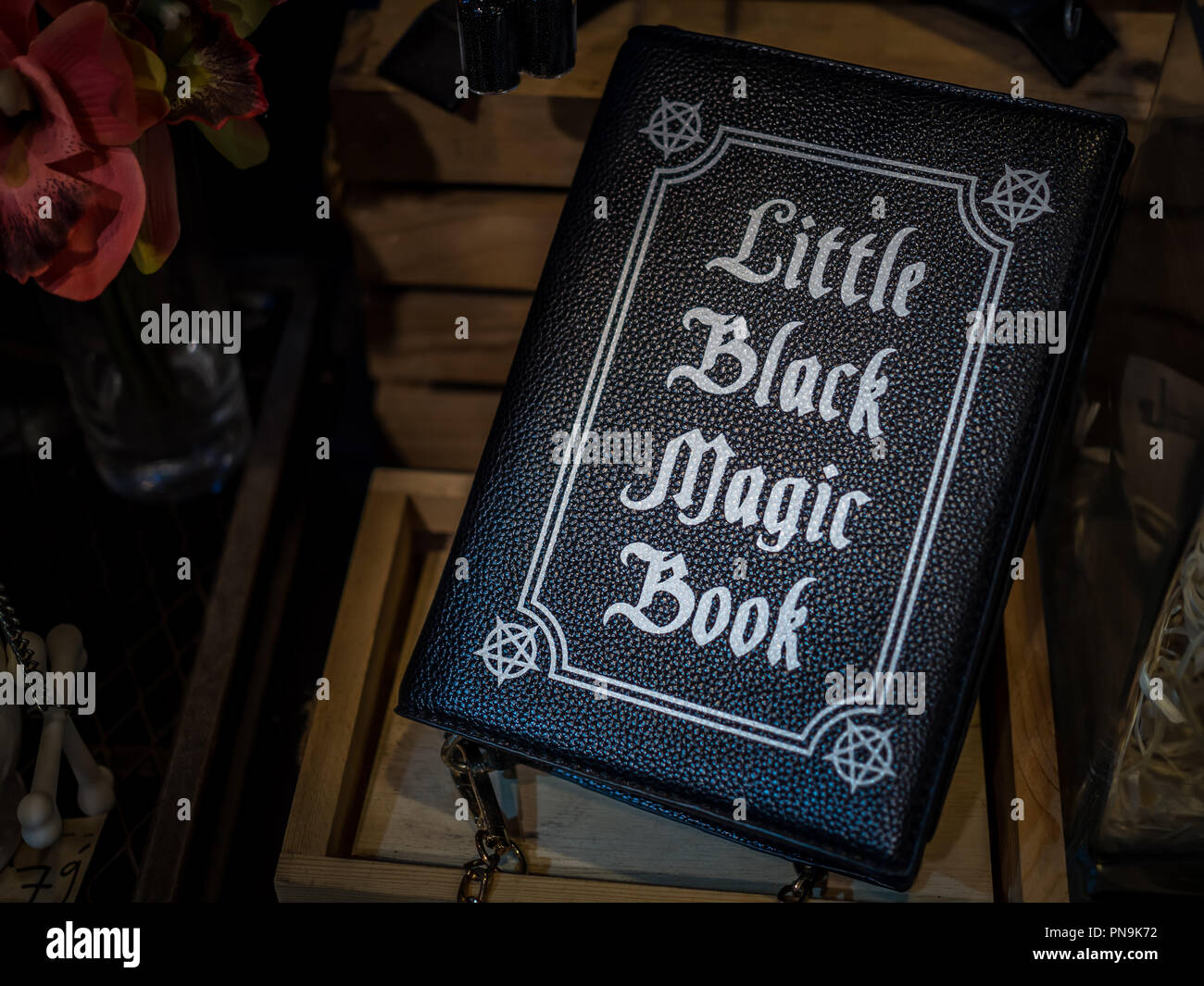 Black magic book hi-res stock photography and images - Alamy