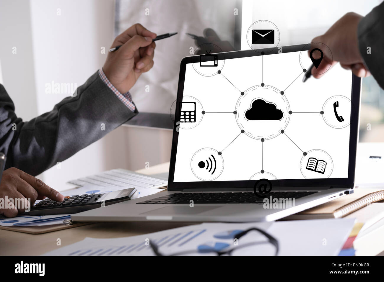 Cloud Service (Cloud Computing diagram on the new computer interface ...