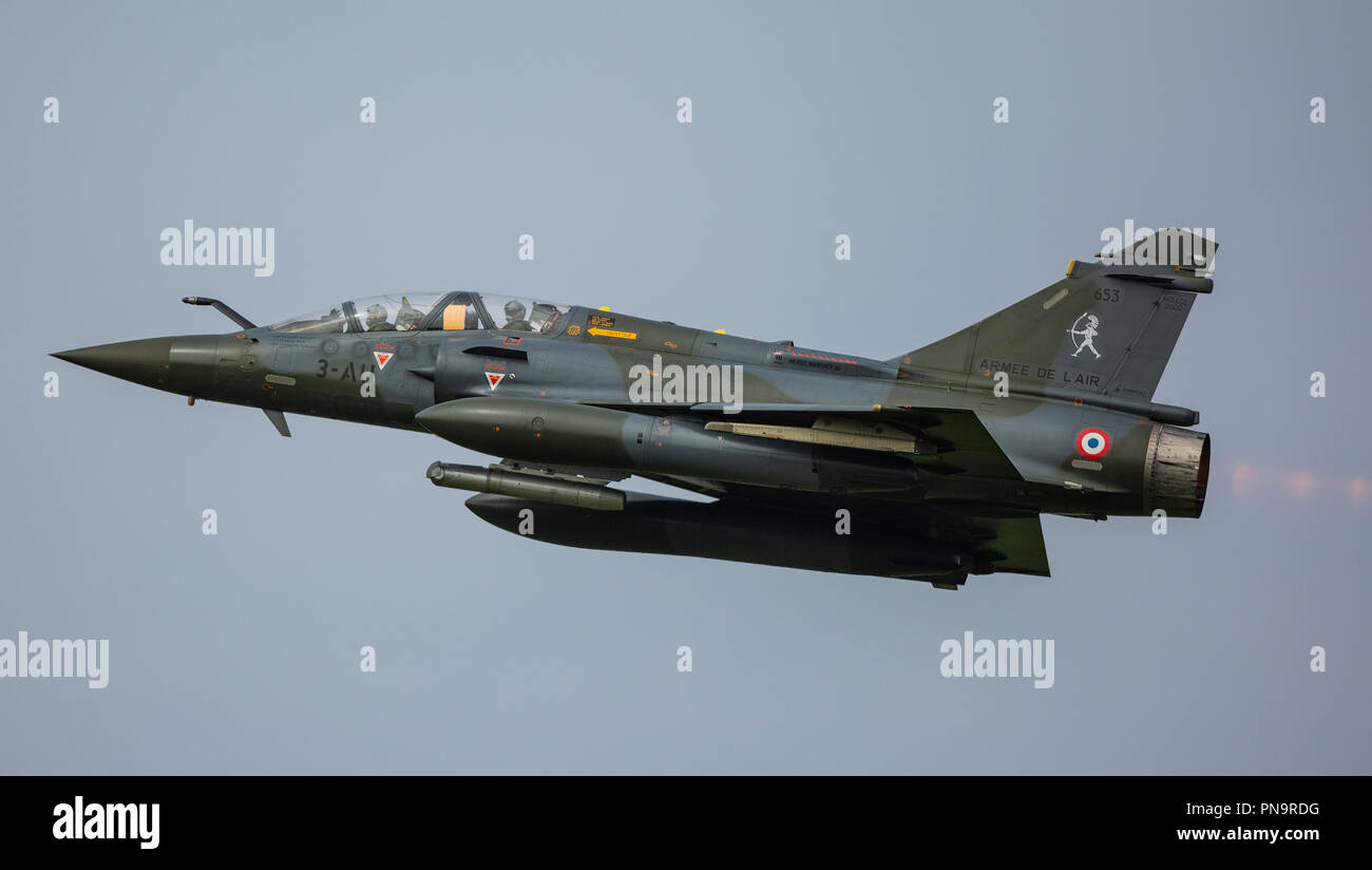 Mirage 2000 on take off Stock Photo - Alamy