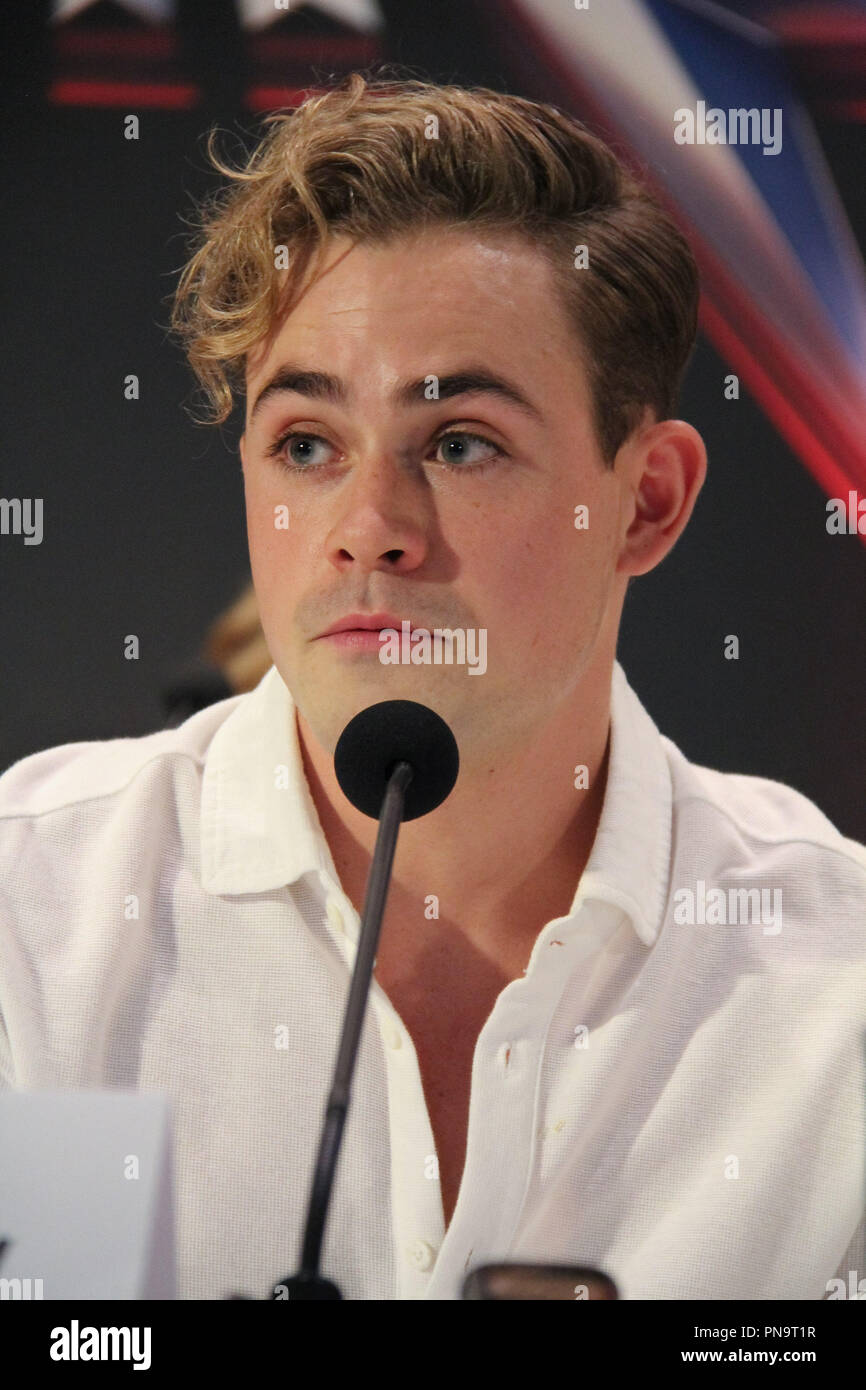 Dacre montgomery red carpet hi-res stock photography and images - Alamy
