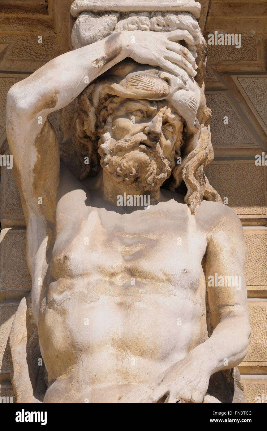 Atlas statue italy hi-res stock photography and images - Alamy