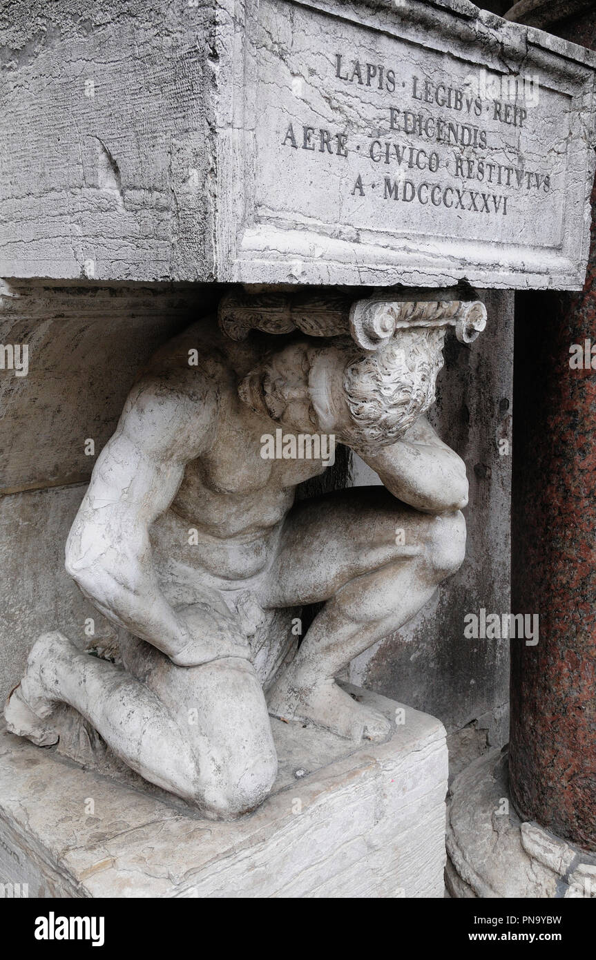 Gobbo hunchback venice hi-res stock photography and images - Alamy