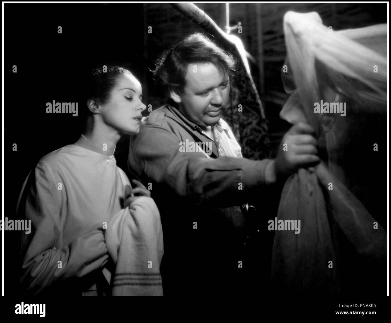 Elsa Lanchester Charles Laughton Stock Photos & Elsa Lanchester Charles ...
