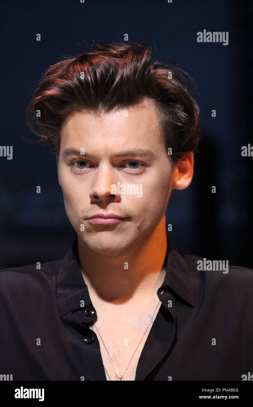 Harry styles 2017 hi-res stock photography and images - Alamy