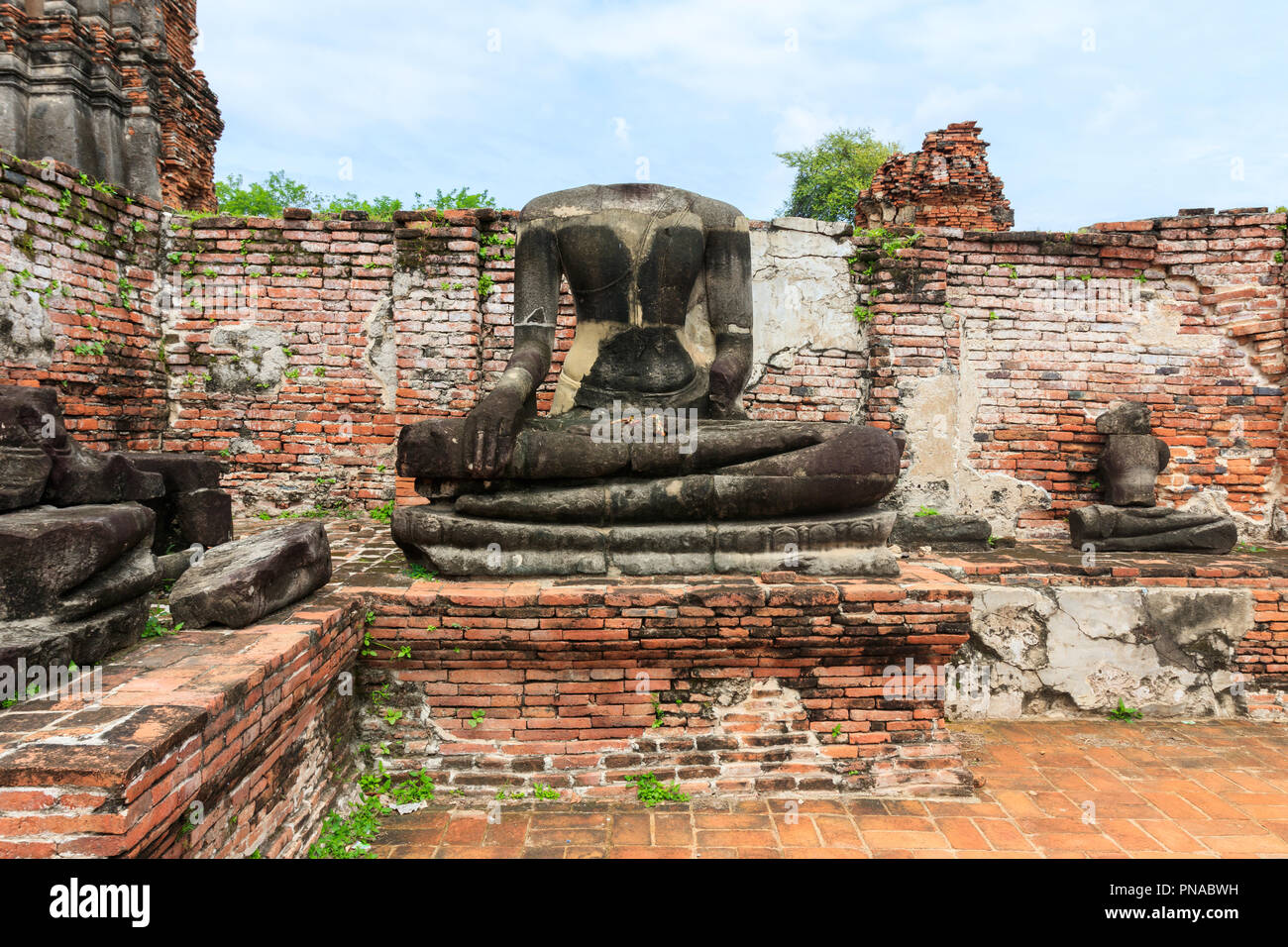 Statue without head hi-res stock photography and images - Alamy