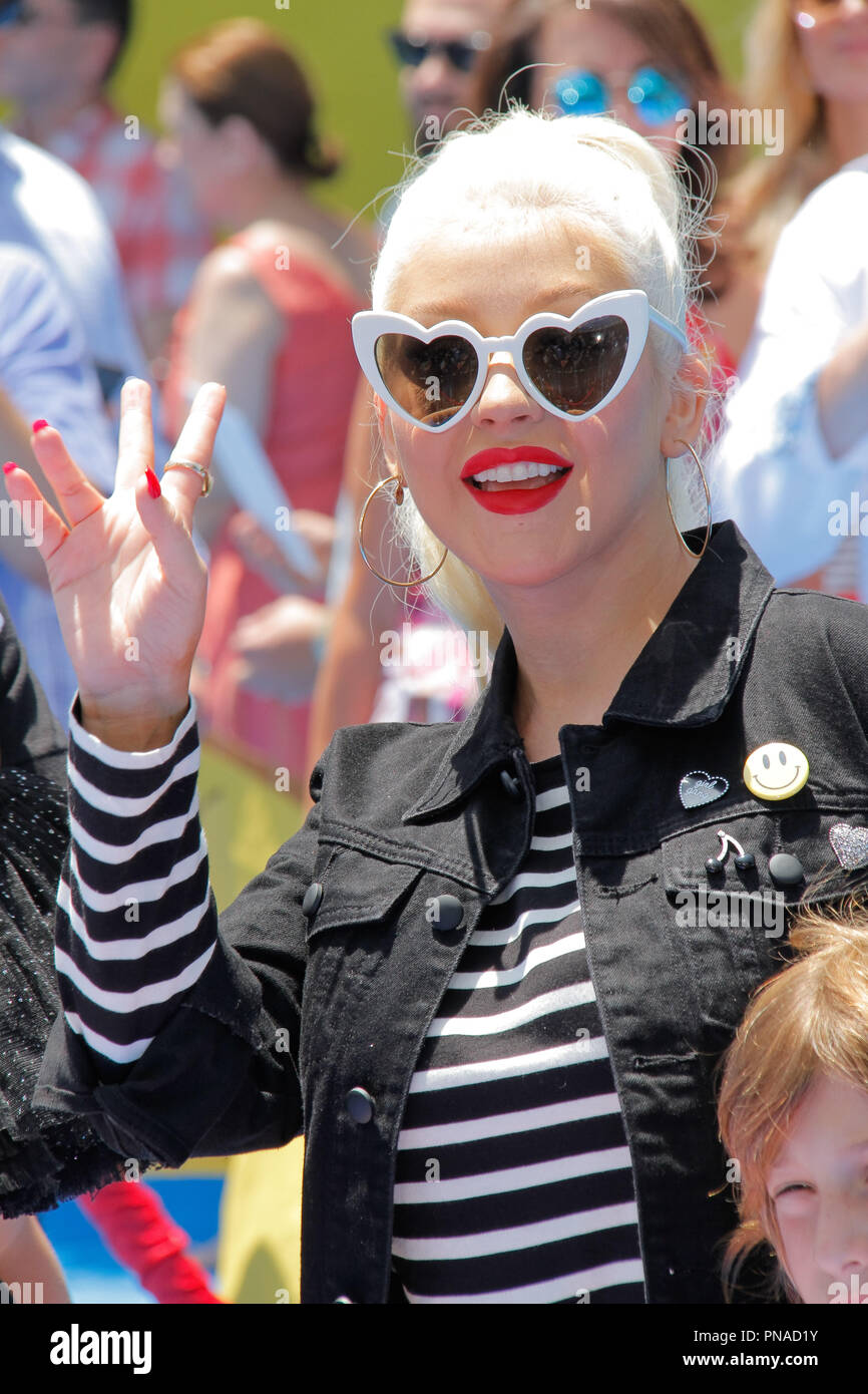 Christina aguilera 23 red carpet event hi-res stock photography and ...