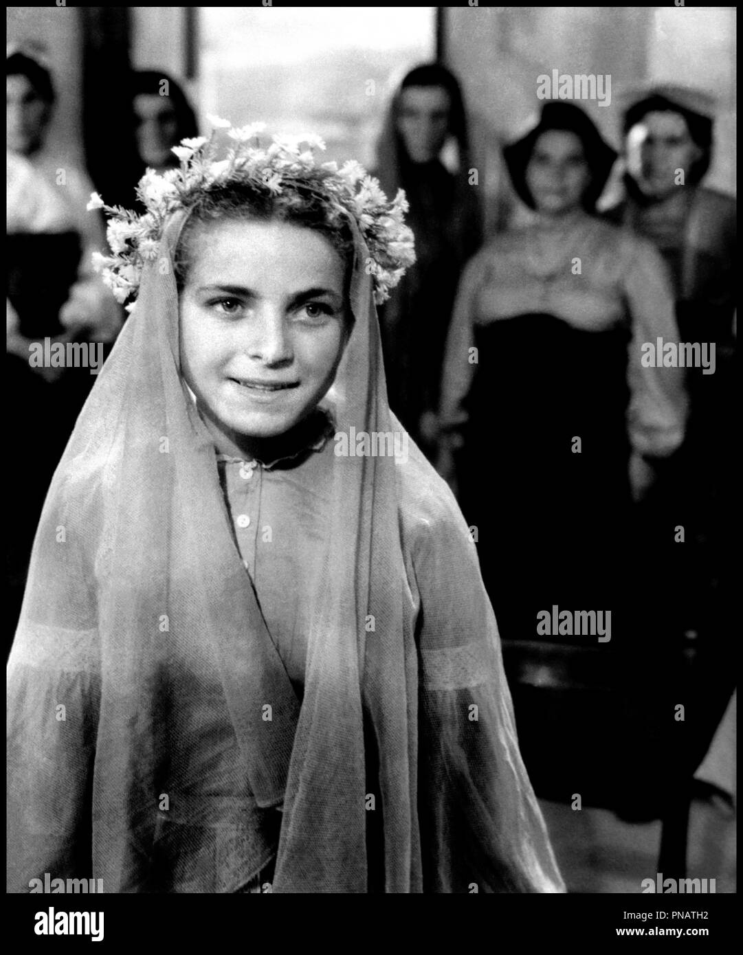 Couronne De Fleurs Stock Photos & Couronne De Fleurs Stock Images - Alamy