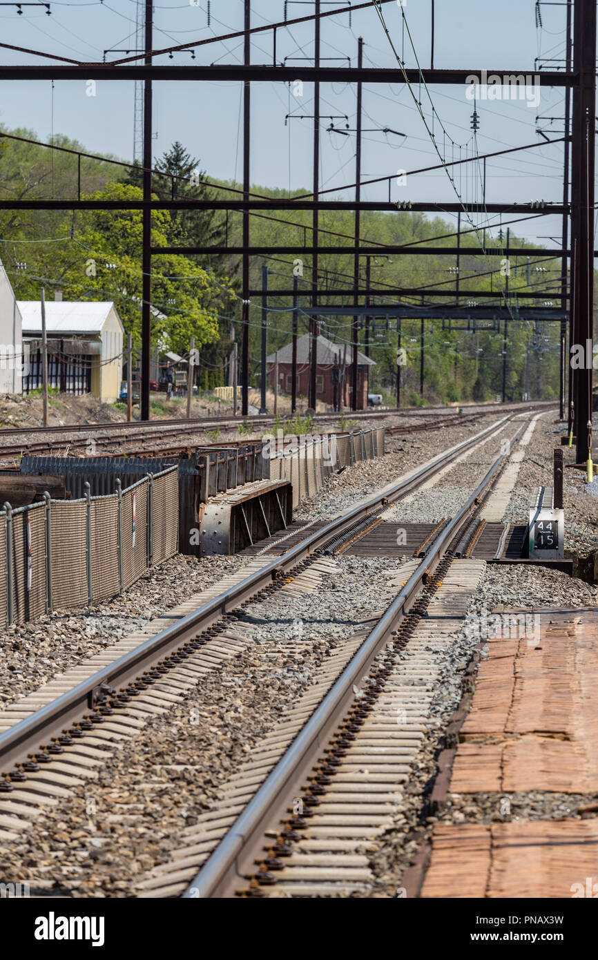 Lancaster station platform hi-res stock photography and images - Alamy
