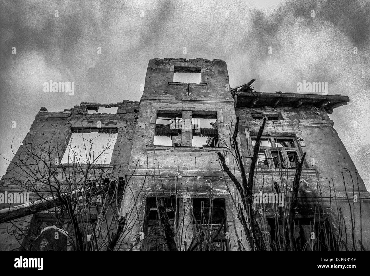 Sarajevo snipers alley 1992 hi-res stock photography and images - Alamy