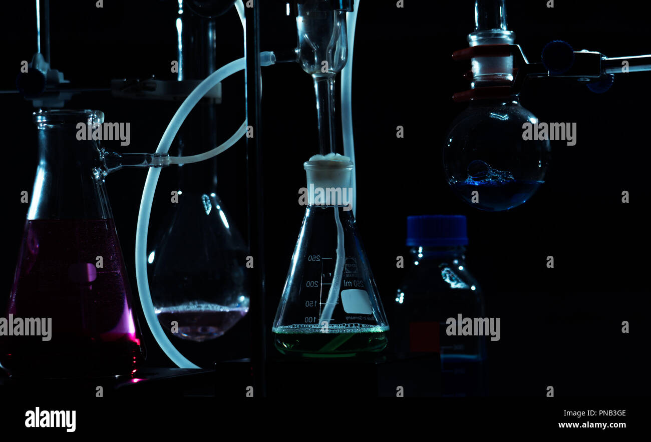 Scientist laboratory silhouette hi-res stock photography and images - Alamy