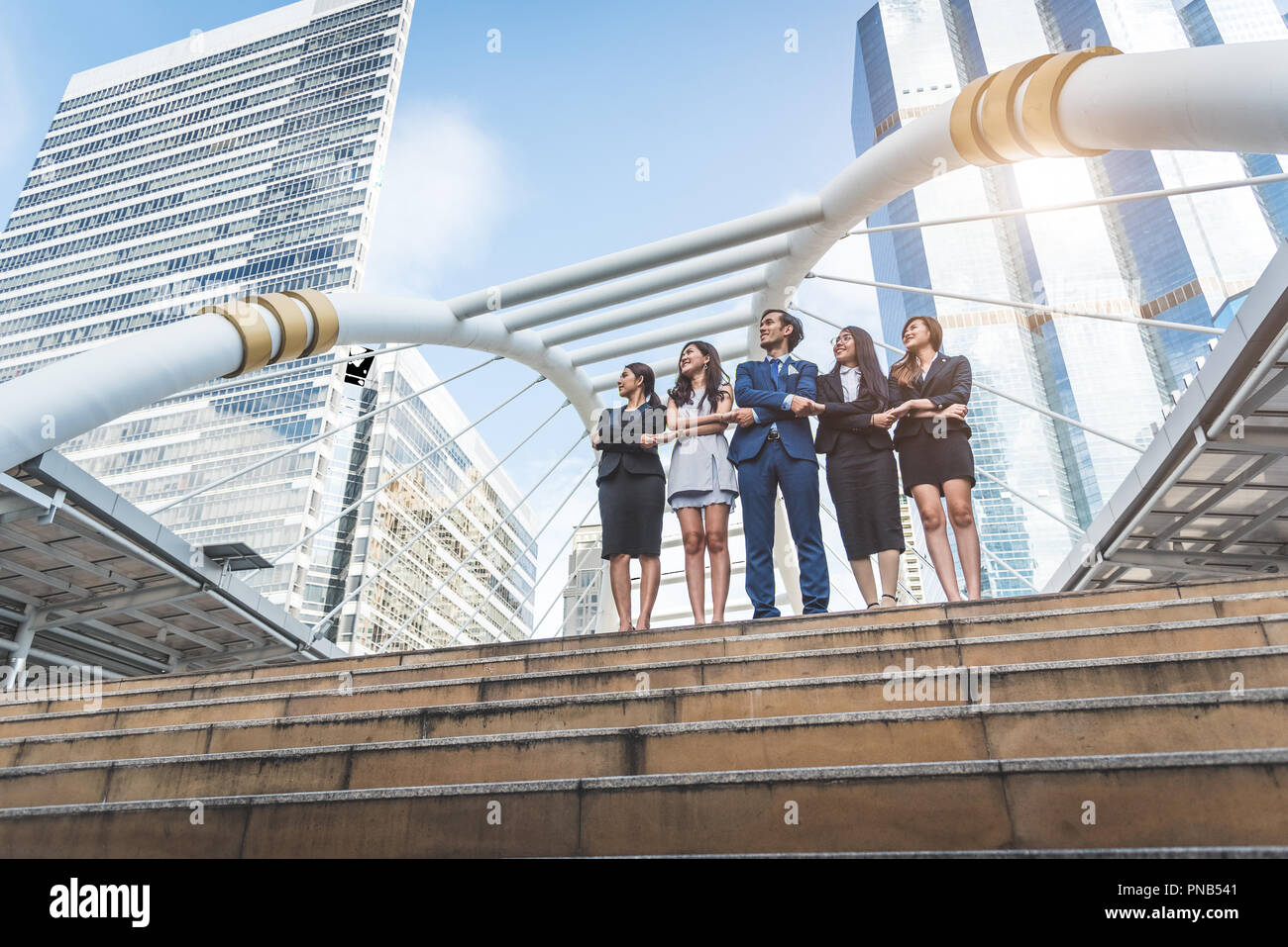 People looking up at sky hi-res stock photography and images - Alamy