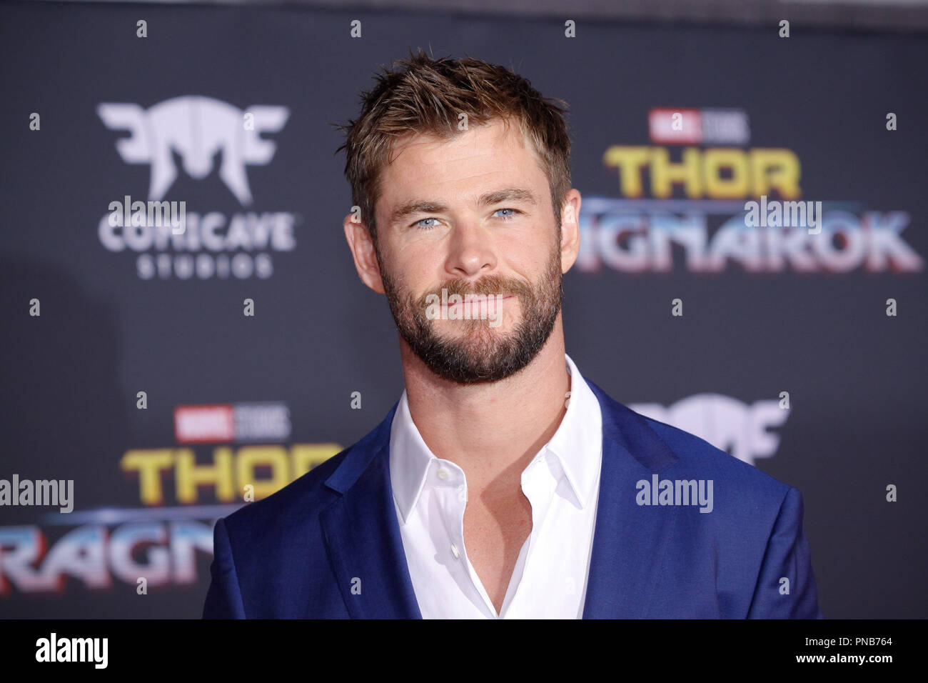 Chris hemsworth thor ragnarok premiere hi-res stock photography and ...