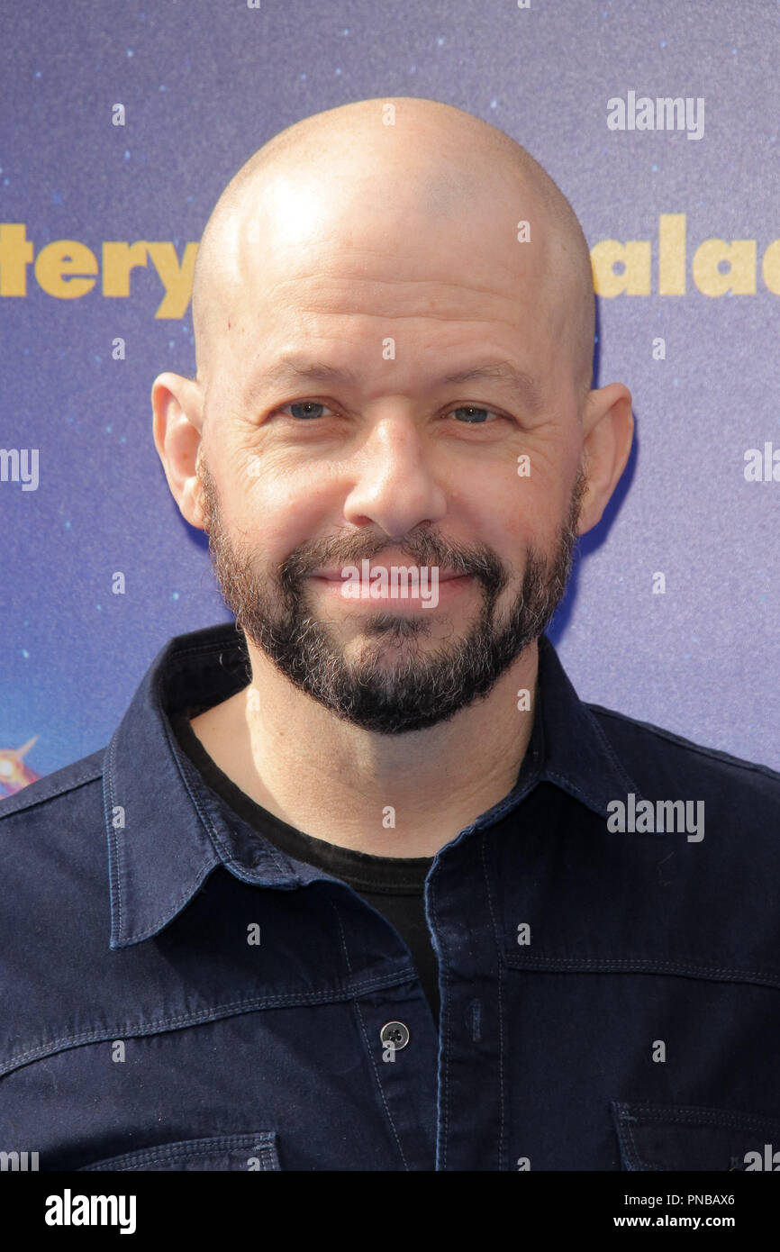 Jon Cryer at the Premiere of Warner Bros' "Paddington 2" held at the ...