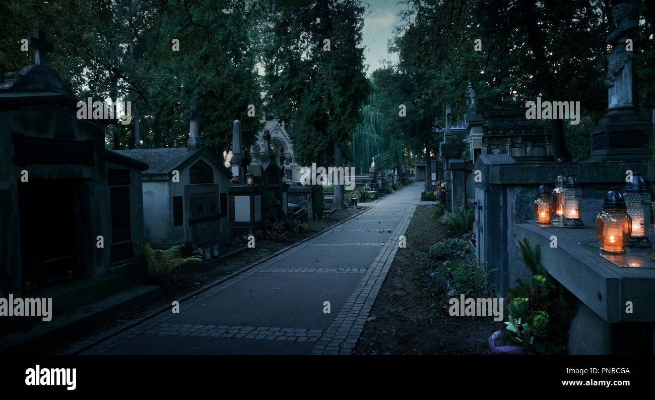 Cemetery graveyard night hi-res stock photography and images - Alamy