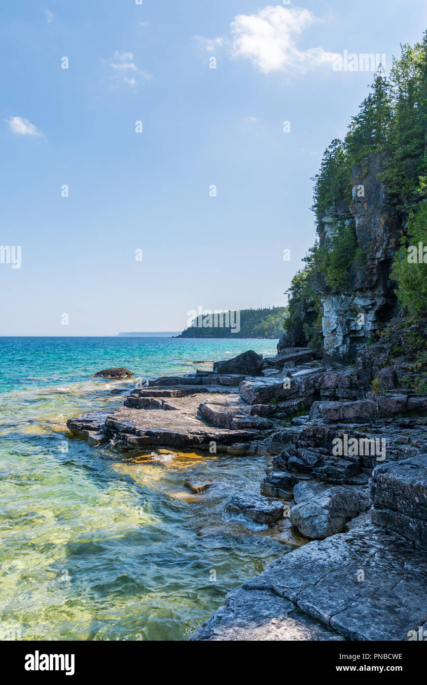 Bruce Peninsula shoreline at Cyprus lake national park on a sunny day ...