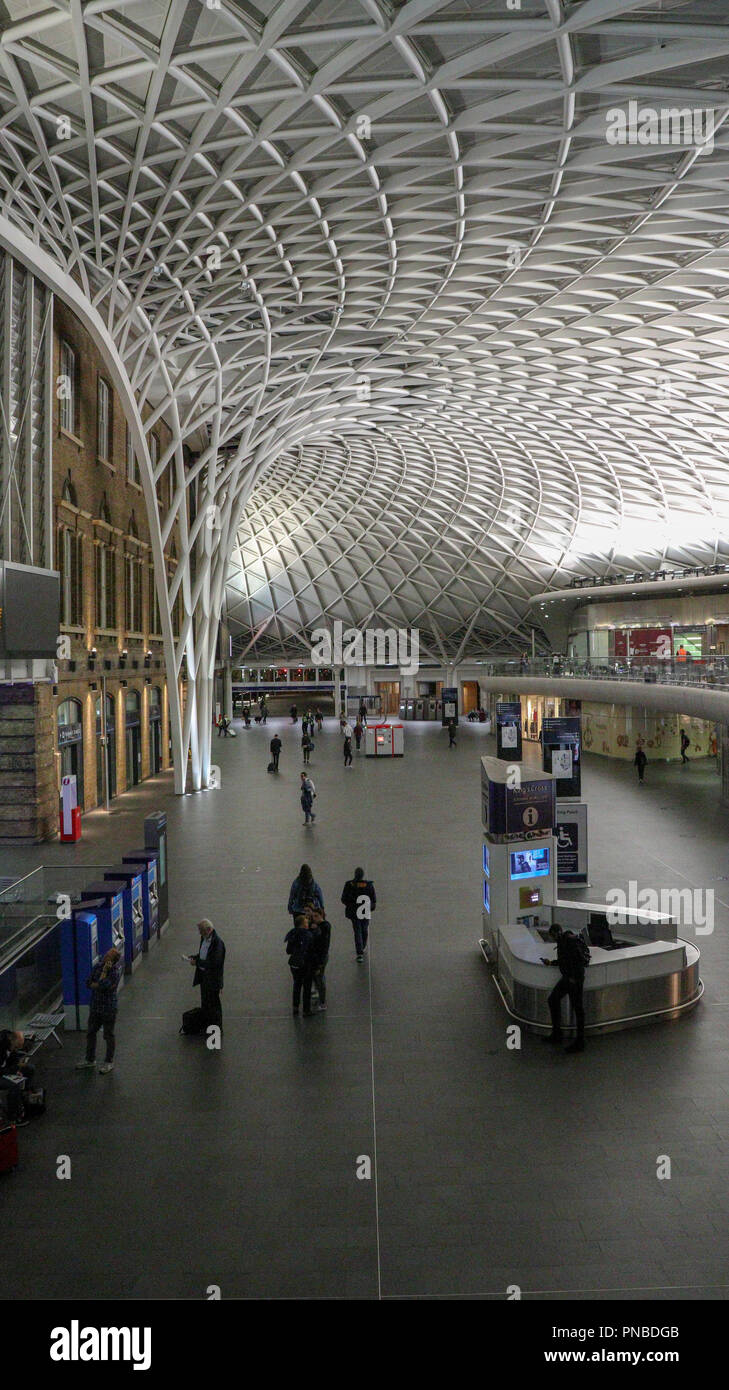 Kings cross station inside hi-res stock photography and images - Alamy