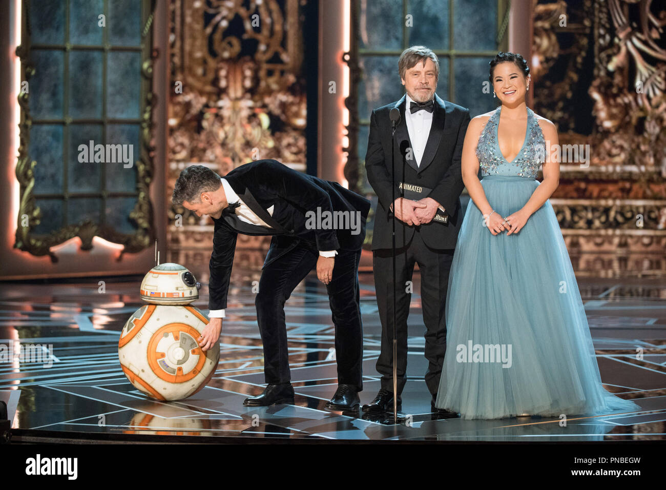 Left to right oscar isaac hi-res stock photography and images - Alamy