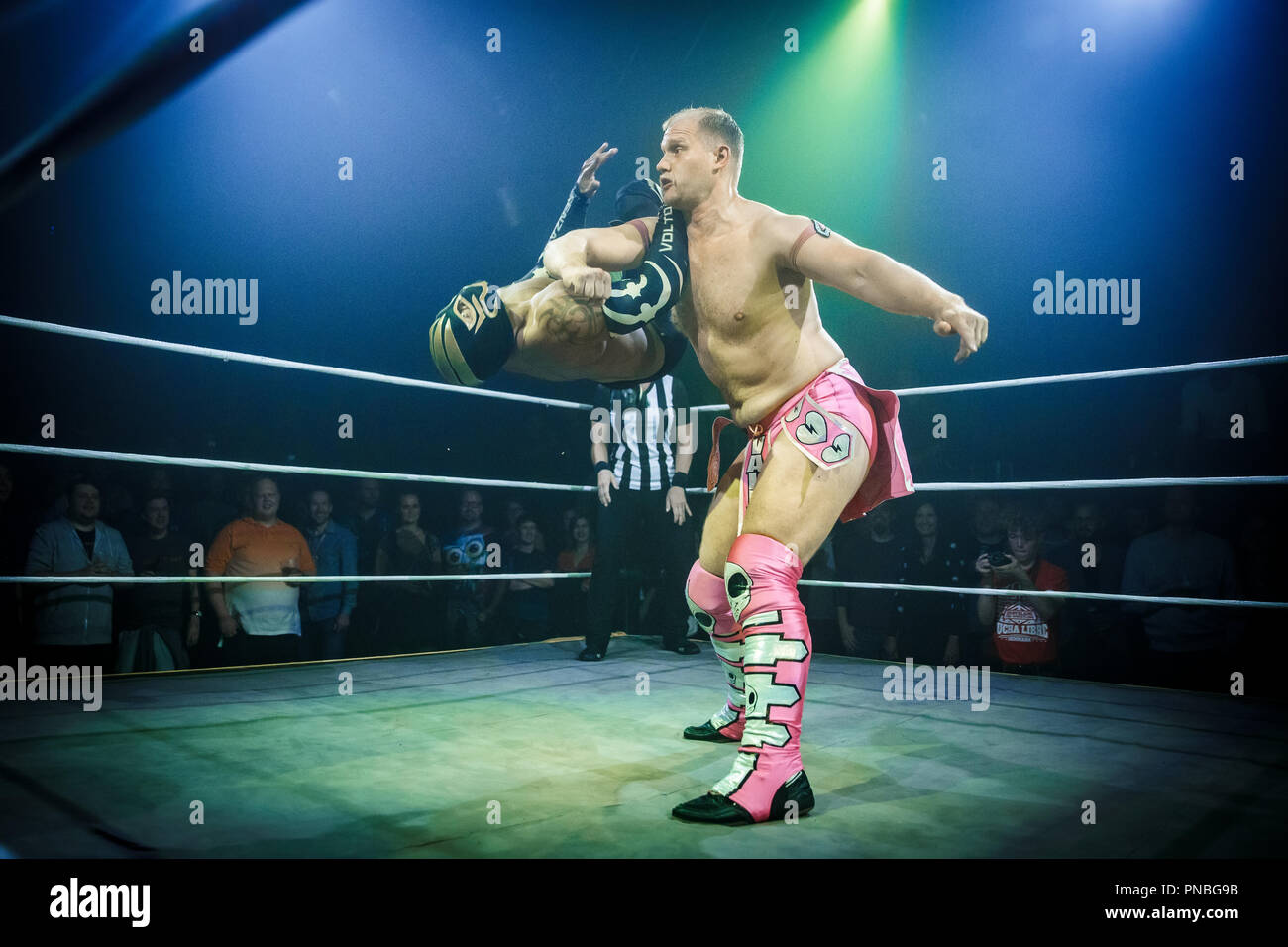 Bodyslam pro wrestling hi-res stock photography and images - Alamy