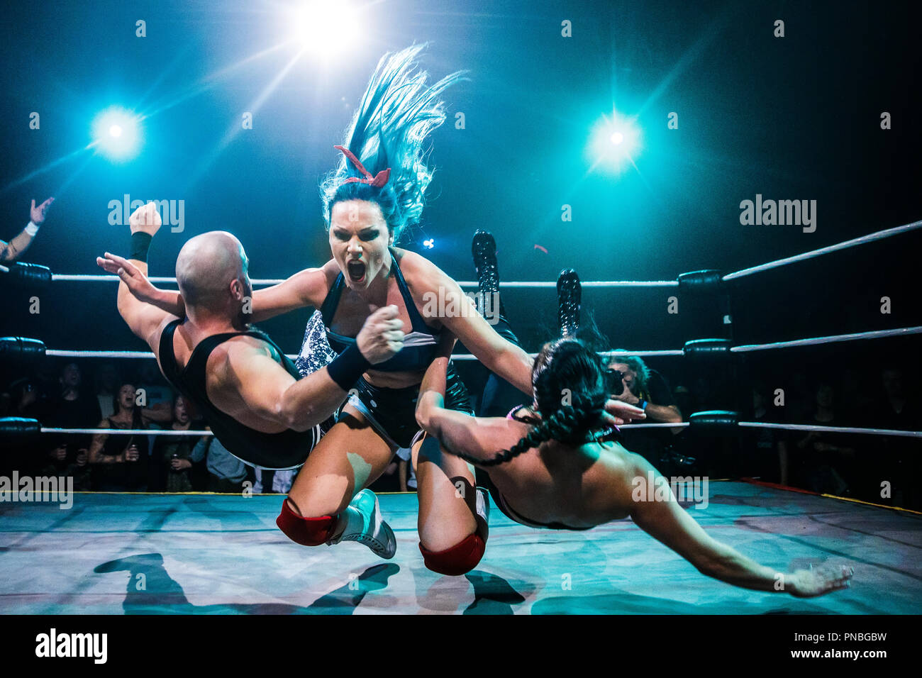 Bodyslam pro wrestling hi-res stock photography and images - Alamy