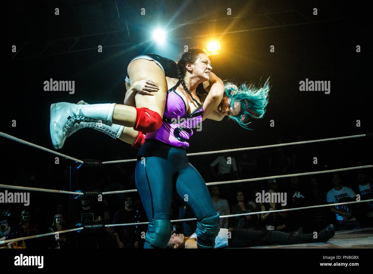 Bodyslam pro wrestling hi-res stock photography and images - Alamy