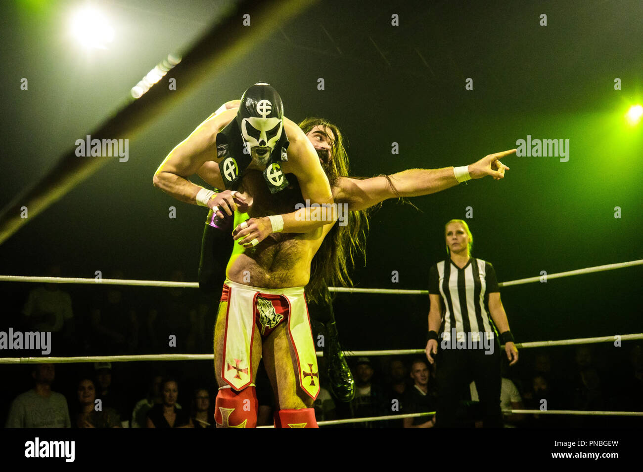 Bodyslam pro wrestling hi-res stock photography and images - Alamy