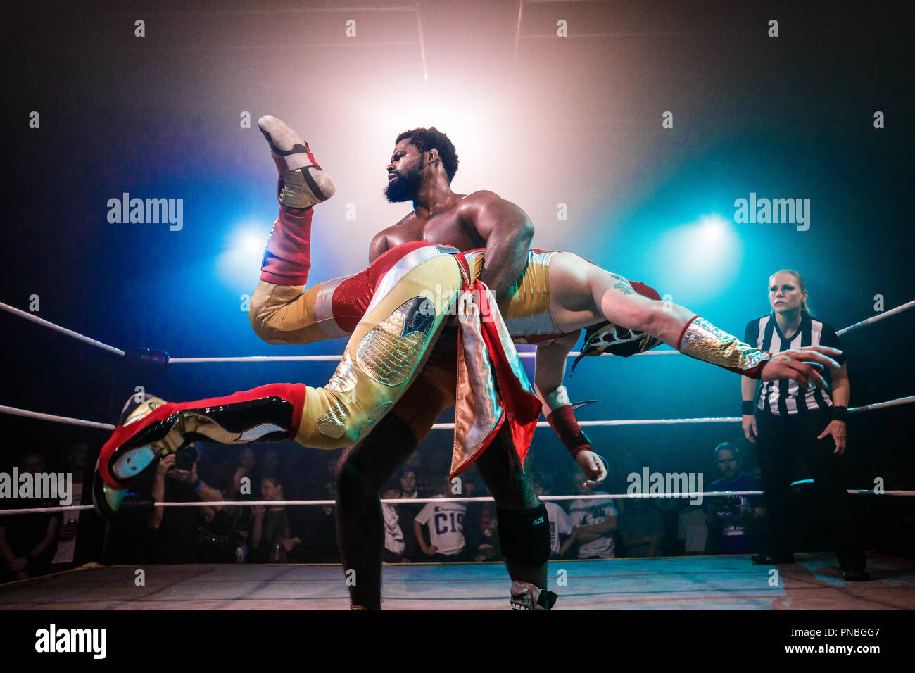 Bodyslam pro wrestling hi-res stock photography and images - Alamy