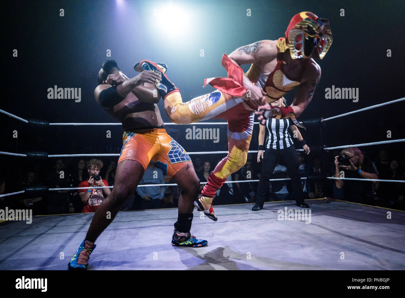 Bodyslam pro wrestling hi-res stock photography and images - Alamy