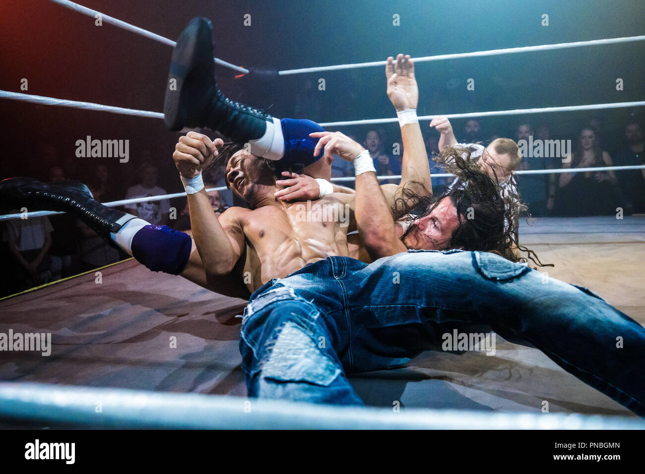 Bodyslam pro wrestling hi-res stock photography and images - Alamy