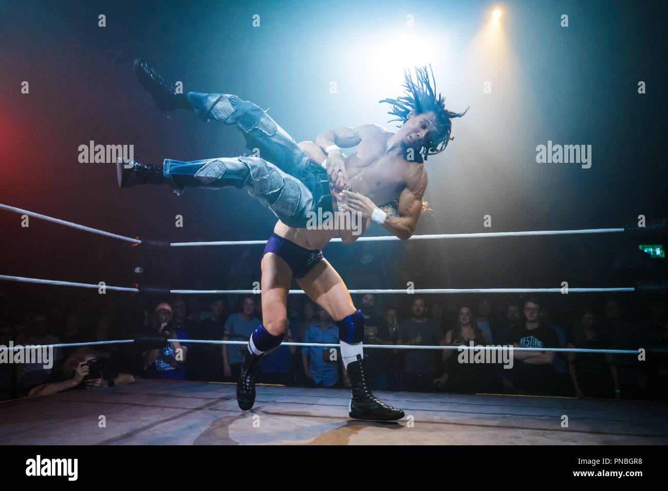 Bodyslam pro wrestling hi-res stock photography and images - Alamy