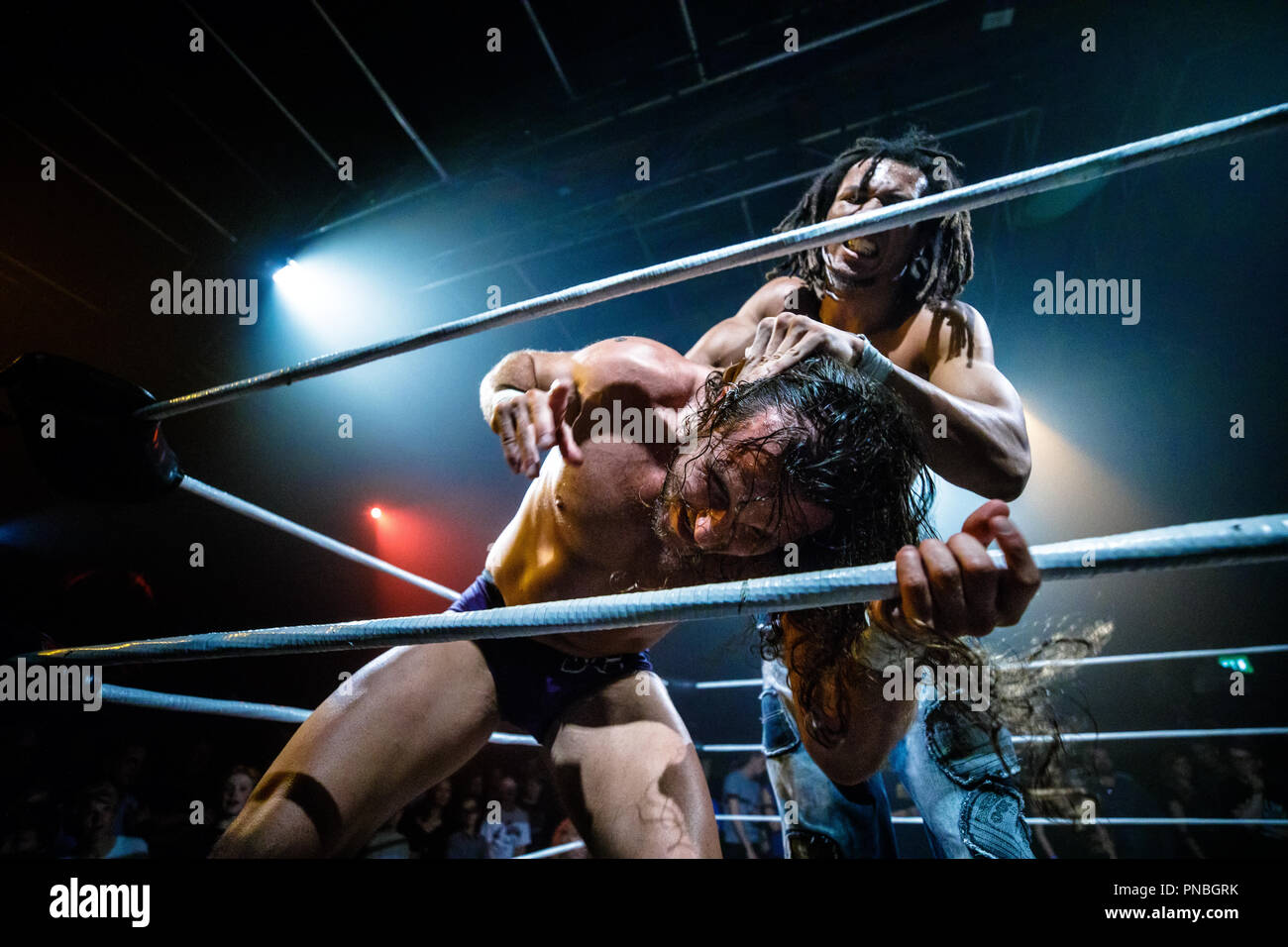 Bodyslam pro wrestling hi-res stock photography and images - Alamy