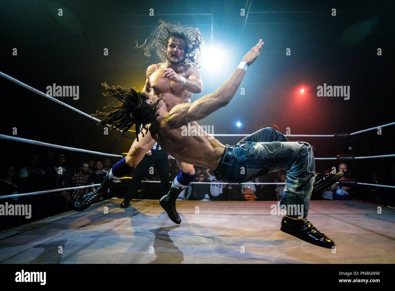 Bodyslam pro wrestling hi-res stock photography and images - Alamy