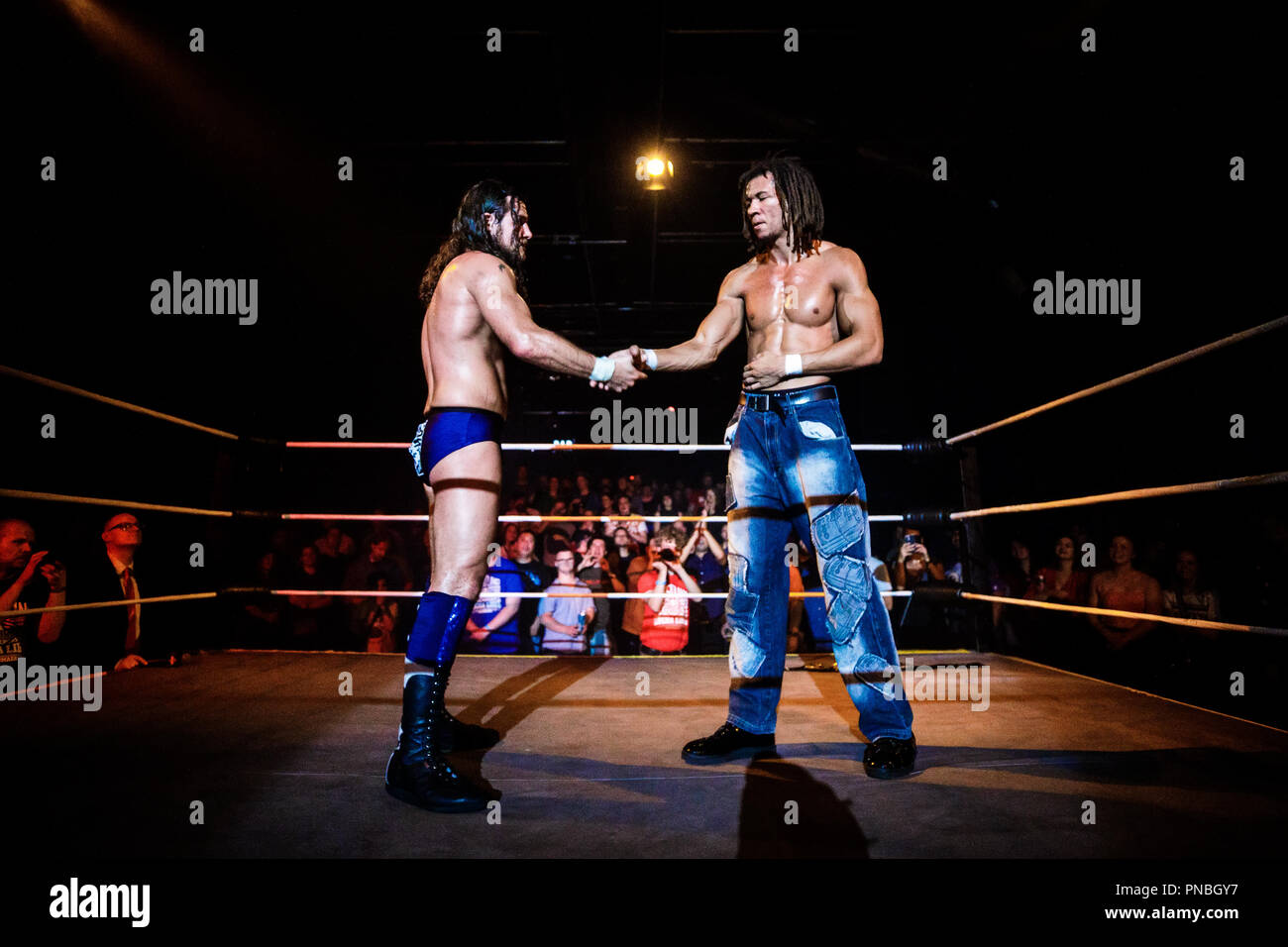 Bodyslam pro wrestling hi-res stock photography and images - Alamy