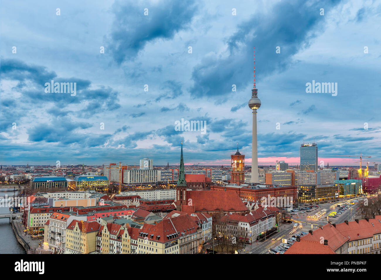 Berlin skyline hi-res stock photography and images - Alamy