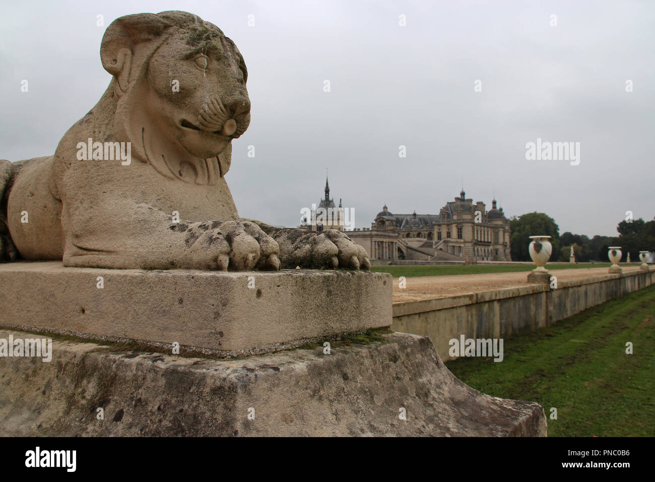 The gardens of the castle of Chantilly (France Stock Photo - Alamy