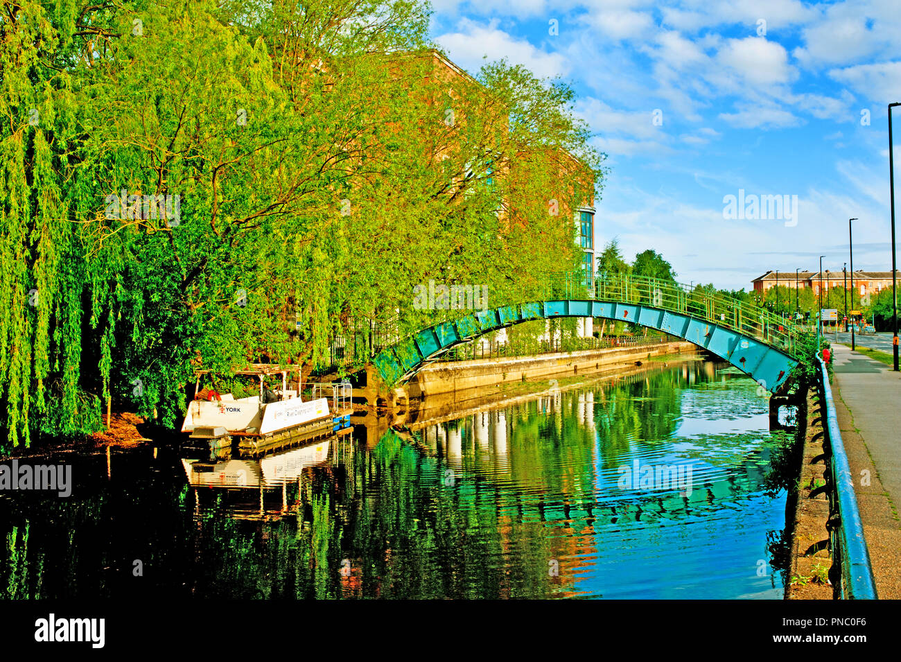 River cleaning unit hi-res stock photography and images - Alamy