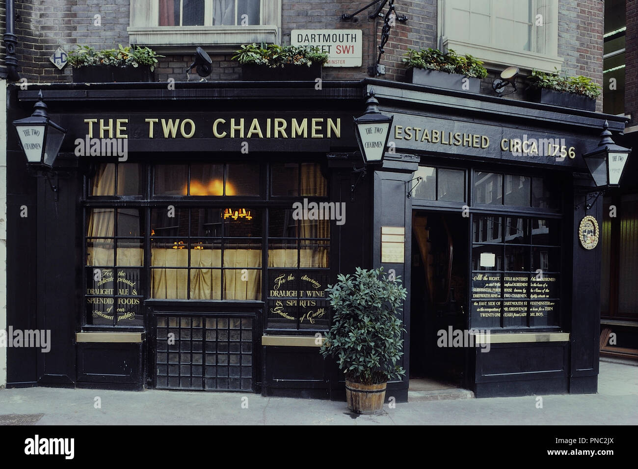 The Two Chairmen pub, Westminster, London, England, UK. Circa 1980's ...