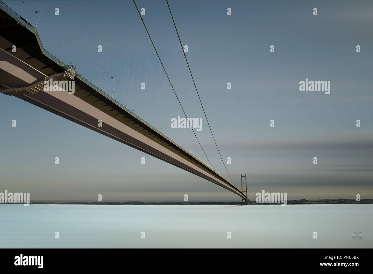 Humber bridge hull the suspension england hi-res stock photography and ...