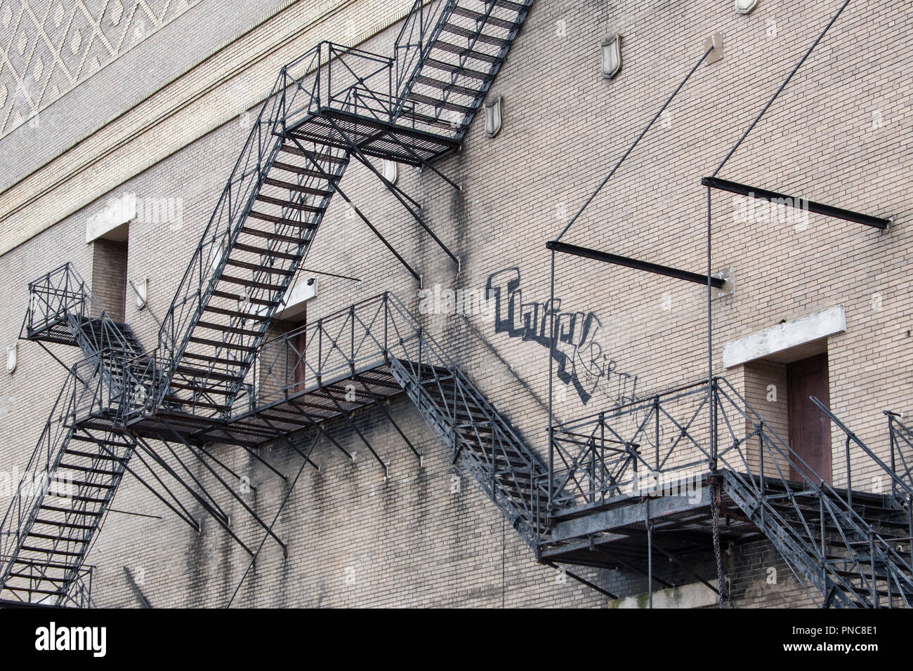 Fire escape outside hi-res stock photography and images - Alamy
