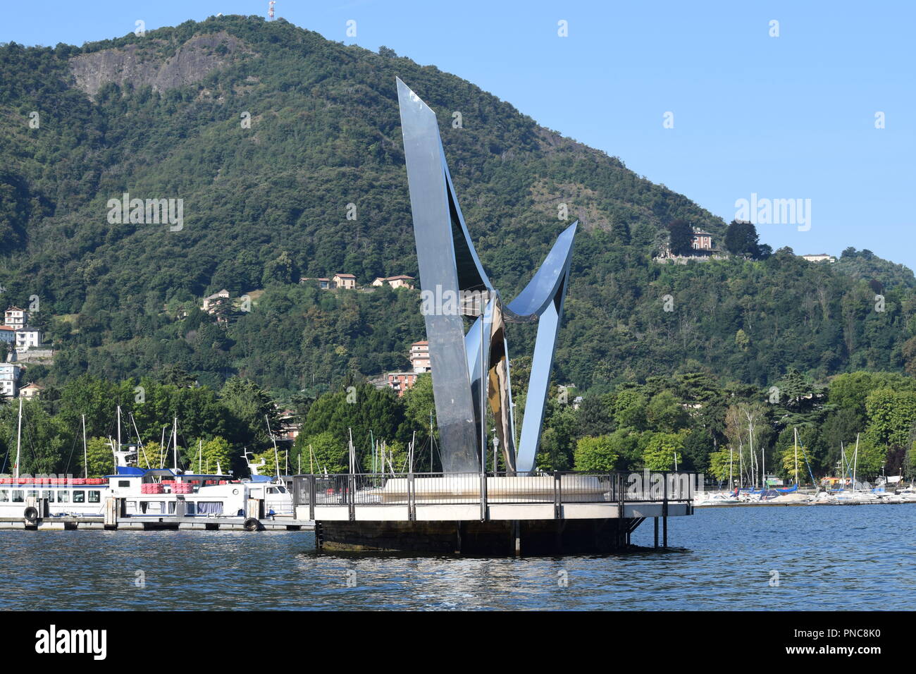 Como monument hi-res stock photography and images - Alamy