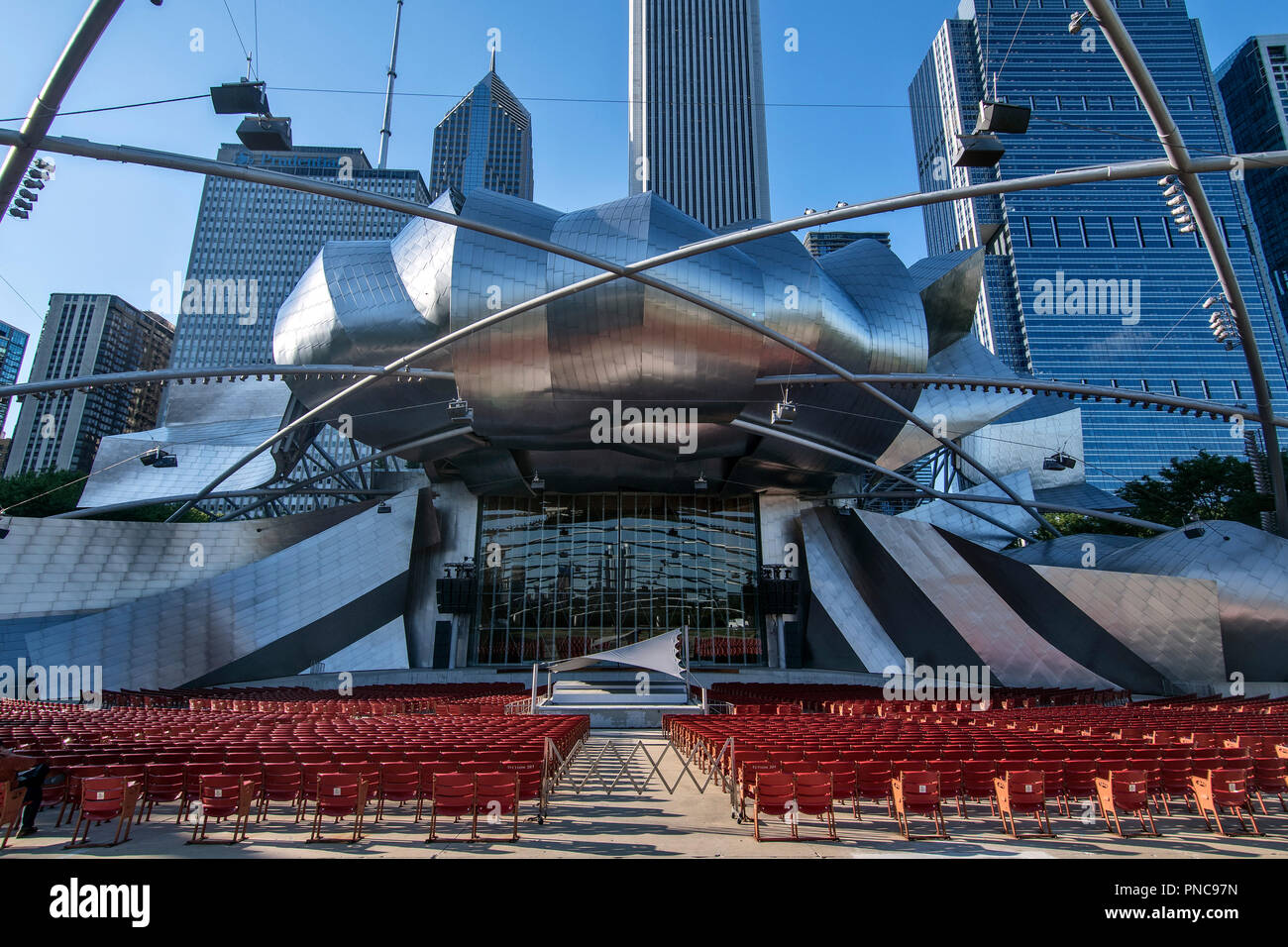 Jay Pritzker Pavilion bandshell by architect Frank O. Gehry in ...